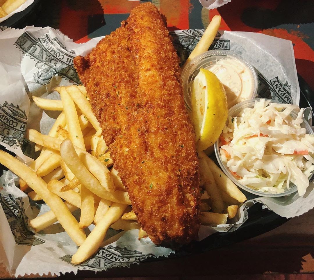 Your Guide to the Milwaukee Riverwalk | Kellee Maize Blog