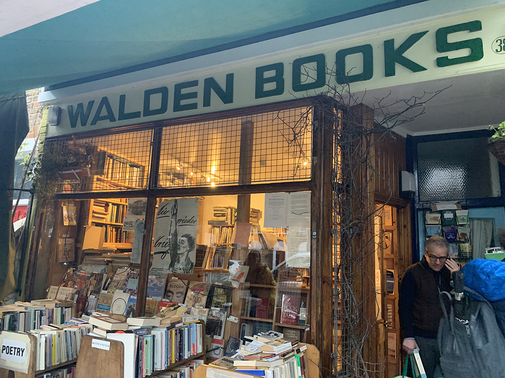 15 BEST Bookshops In London [By A Local Bookworm!]