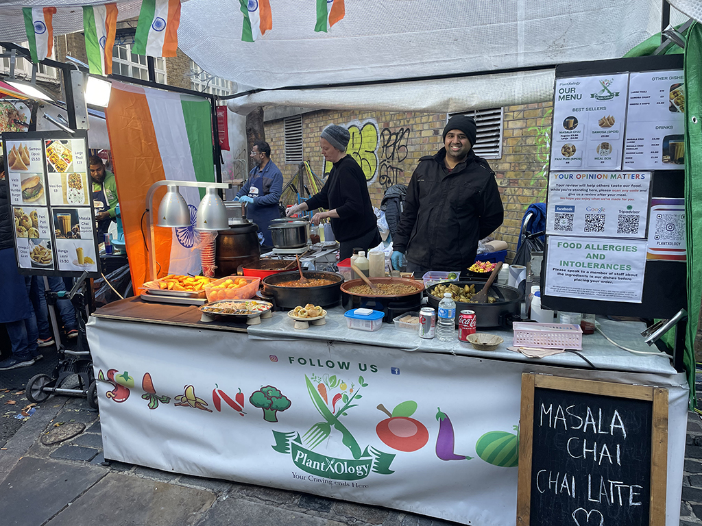 15 Best Food Markets in London [By a Local Foodie!]