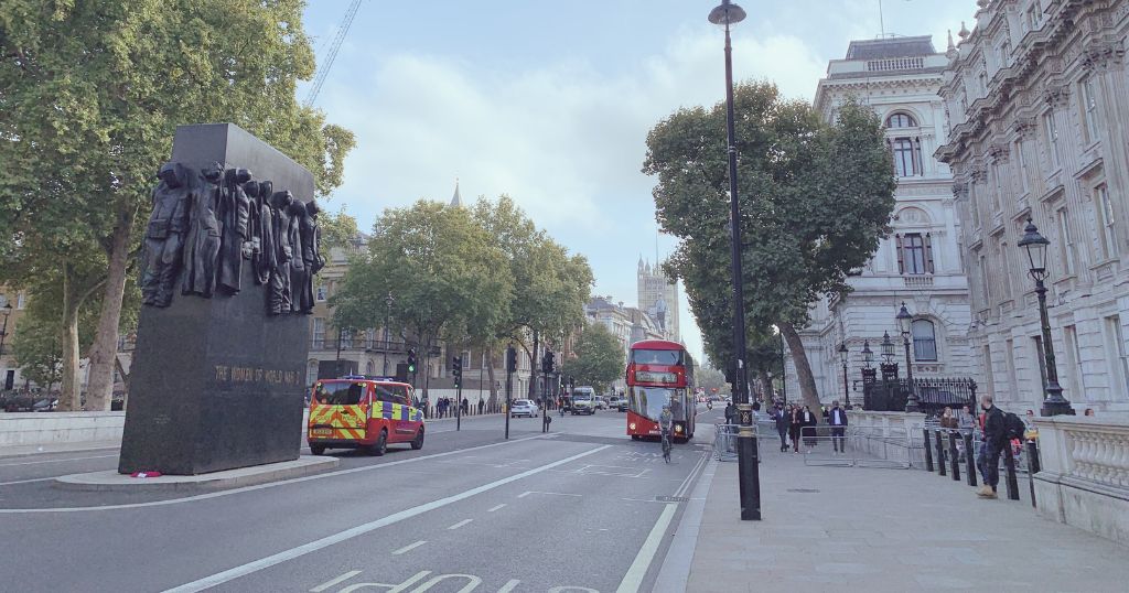 25 Top Travel Tips For Tourists Visiting London (By A Local!)