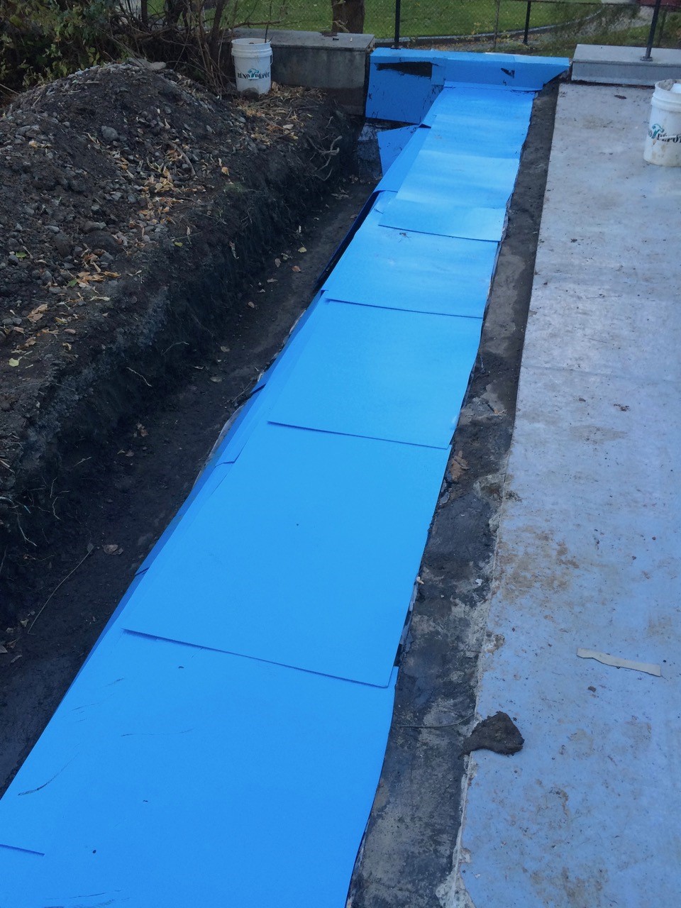 Membrane imperméable pour fondation de bâtiments, murs de maçonnerie ...