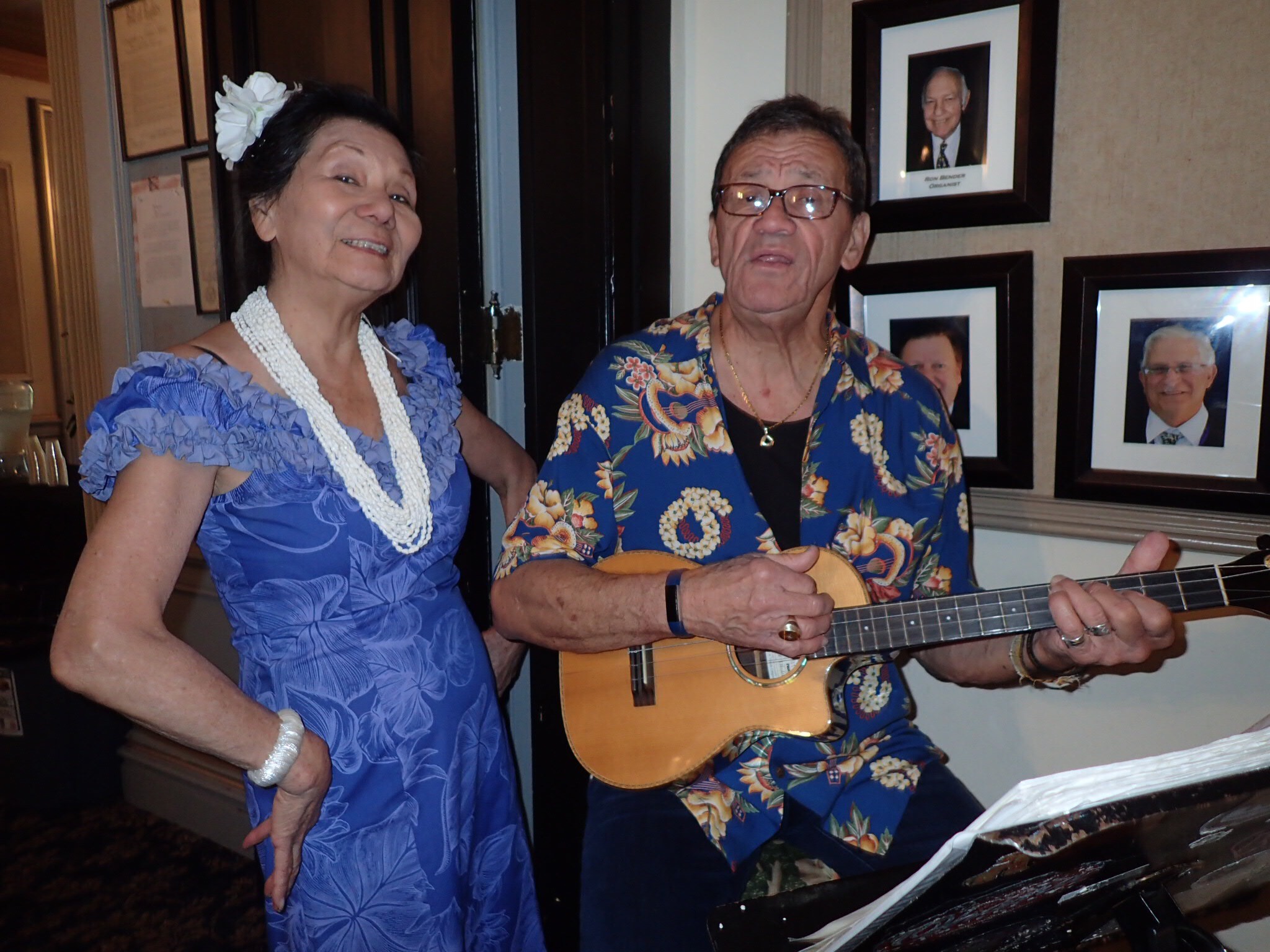 Ukulele Friends Ohana and Dinner
