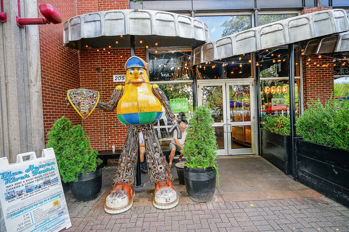 Mellow Mushroom – Downtown - CHA.Guide