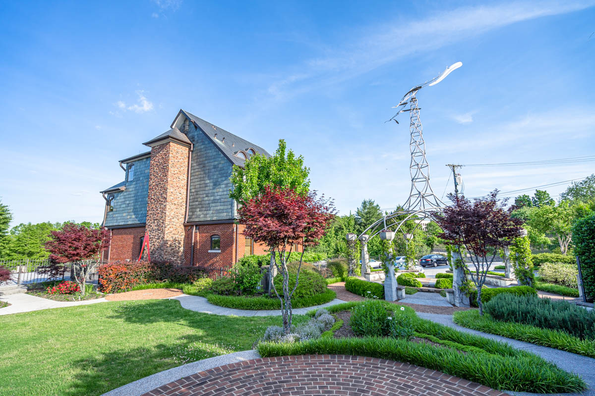 Bluff View Art District - CHA.Guide