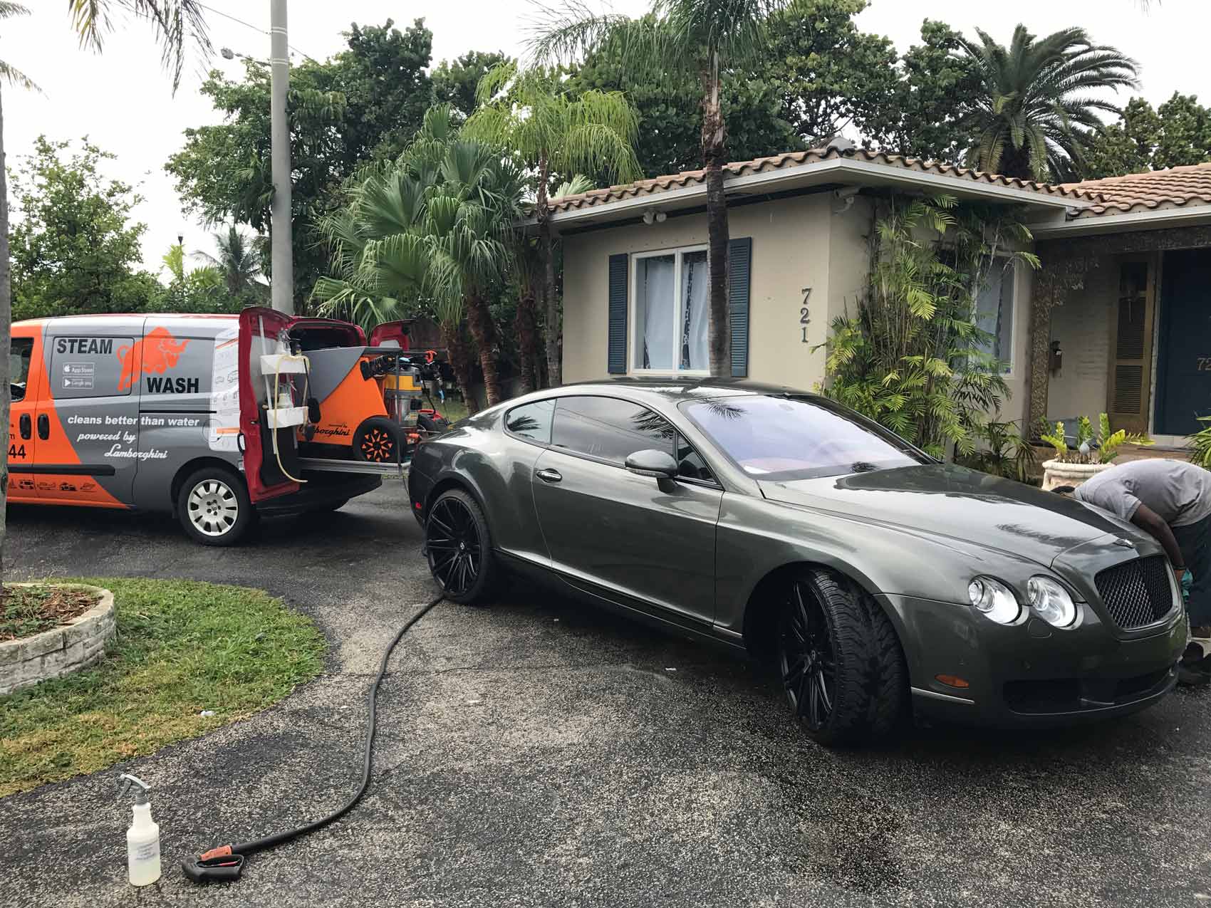 4 Reasons Why Steam Cleaners are the Ultimate Auto Detailing Tool