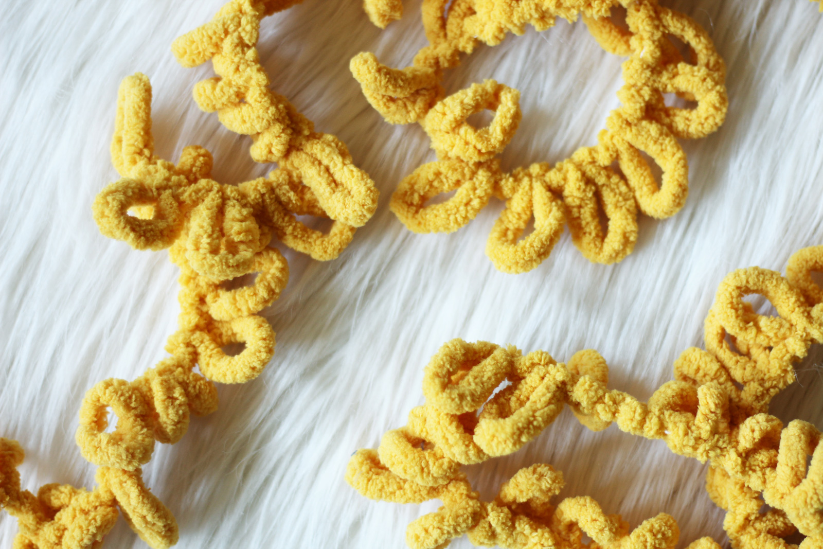 THNLife - How To Use Loop-Style Yarn! | Jessica Carey