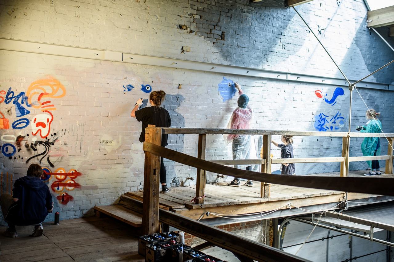 Workshops: Mural in the Bridge - creating an animated mural