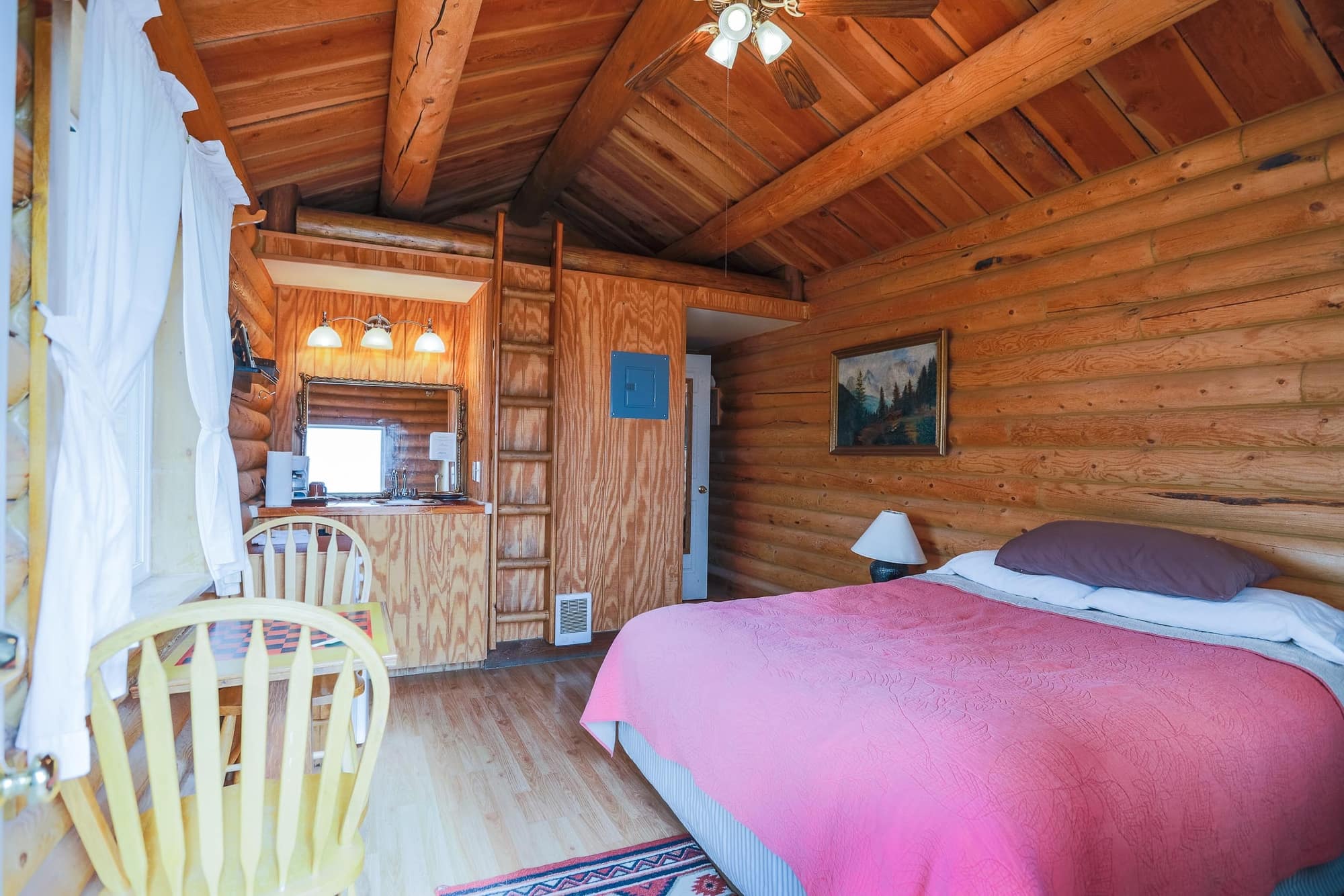 Available Rooms at the Almo Inn | Almo, Idaho