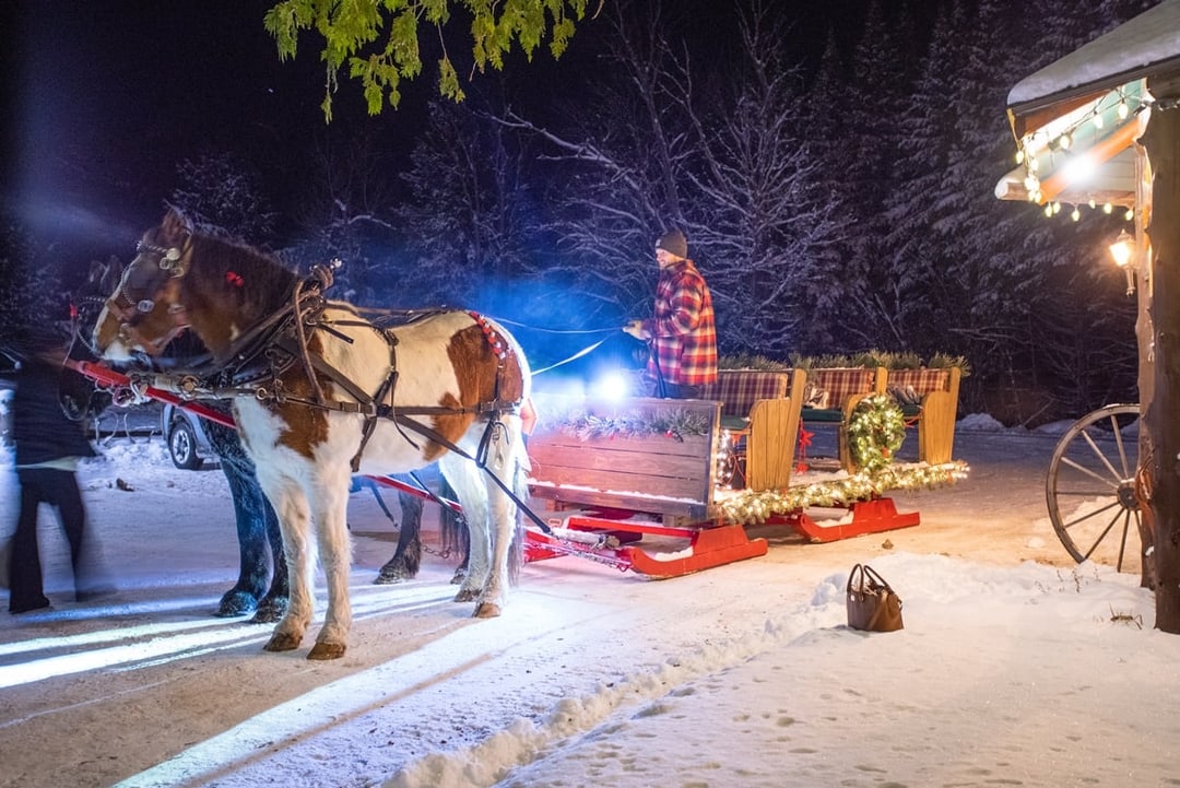 Lantern-lit Adirondack Sleigh Ride Experience | Lake Clear Lodge & Retreat