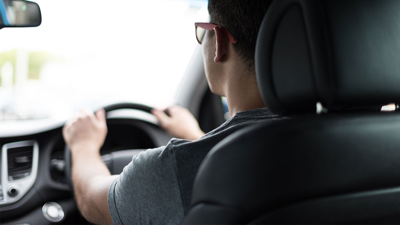 10 Tips to Eliminate Distractions While Driving - Quality Tune-Up Shops