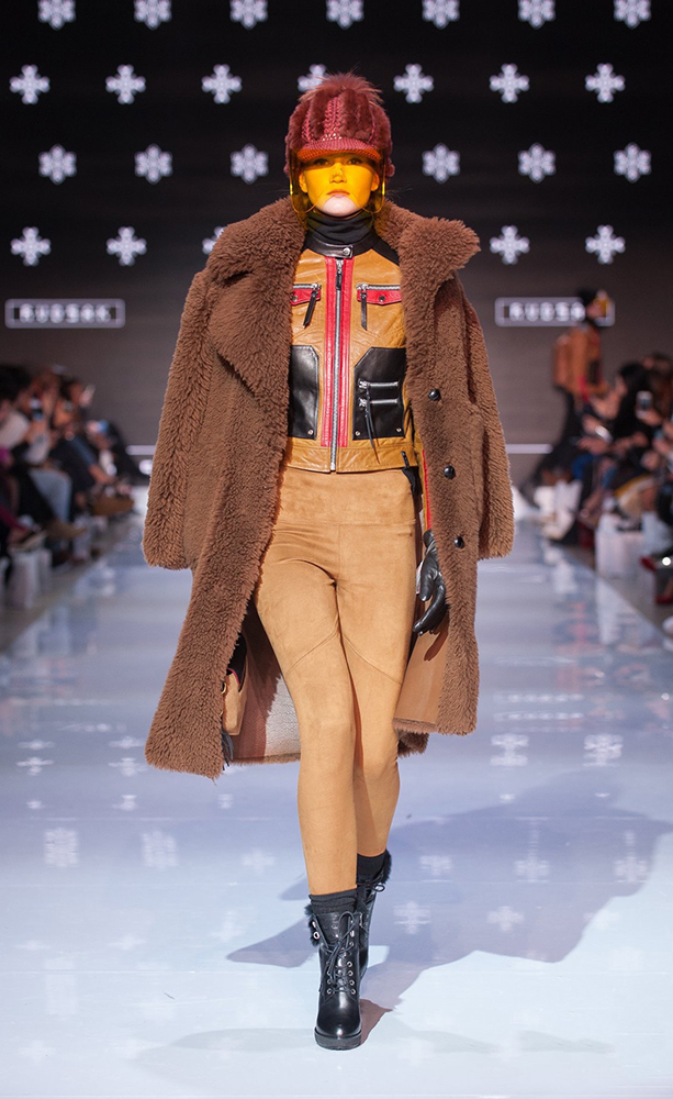 Esther - Fashion Runway Model