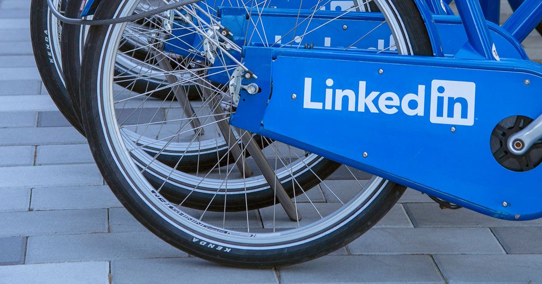 7 Highly Converting LinkedIn Ad Examples To Emulate In 2022 | Intelus Agency
