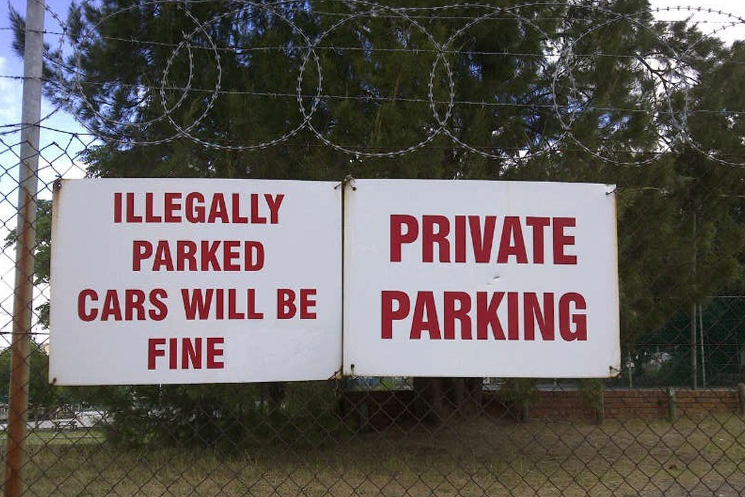 12 Road Signs with Hilarious Typos