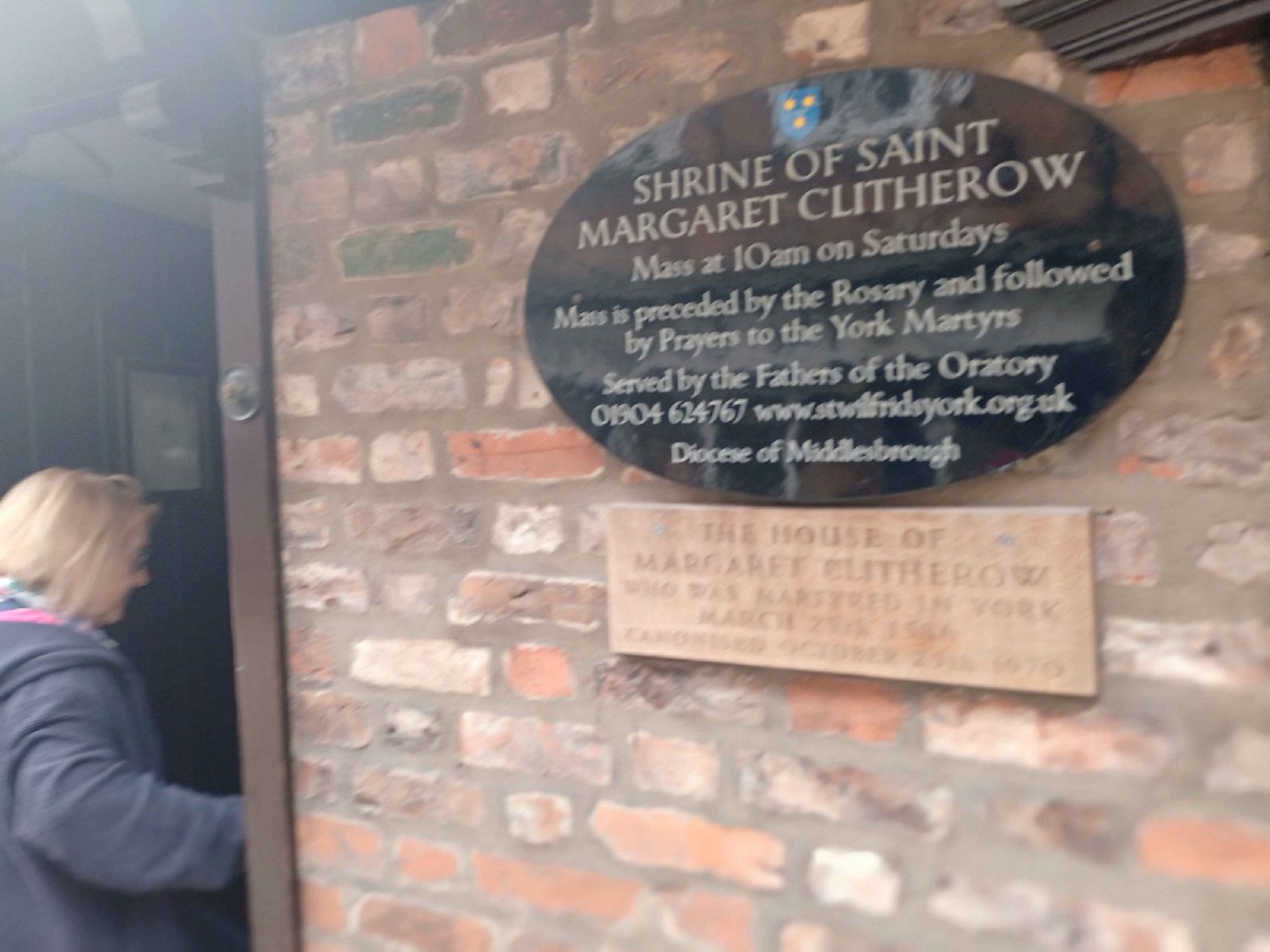 The Ancient Streets of York - A Maverick Traveller