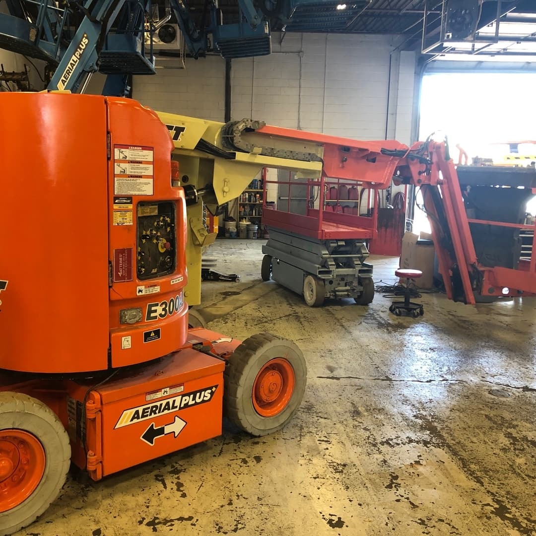 Model JLG E300 AJP model-jlg-e300-ajp