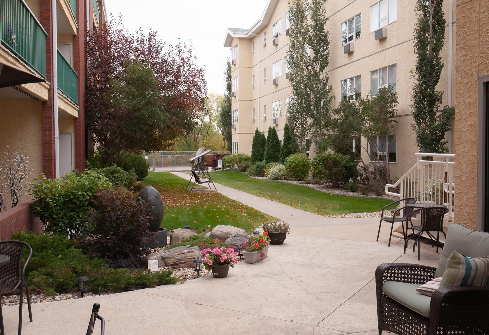Columbian Manor | Affordable seniors housing in Saskatoon
