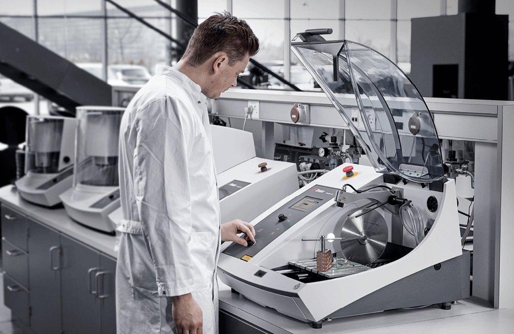 Las 6 ventajas clave de la Secotom 60 para un óptimo corte metalográfico