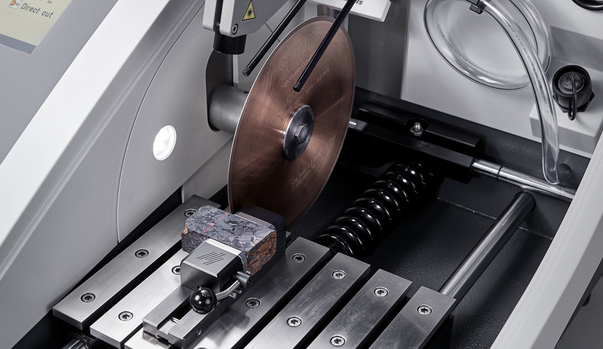 Las 6 ventajas clave de la Secotom 60 para un óptimo corte metalográfico