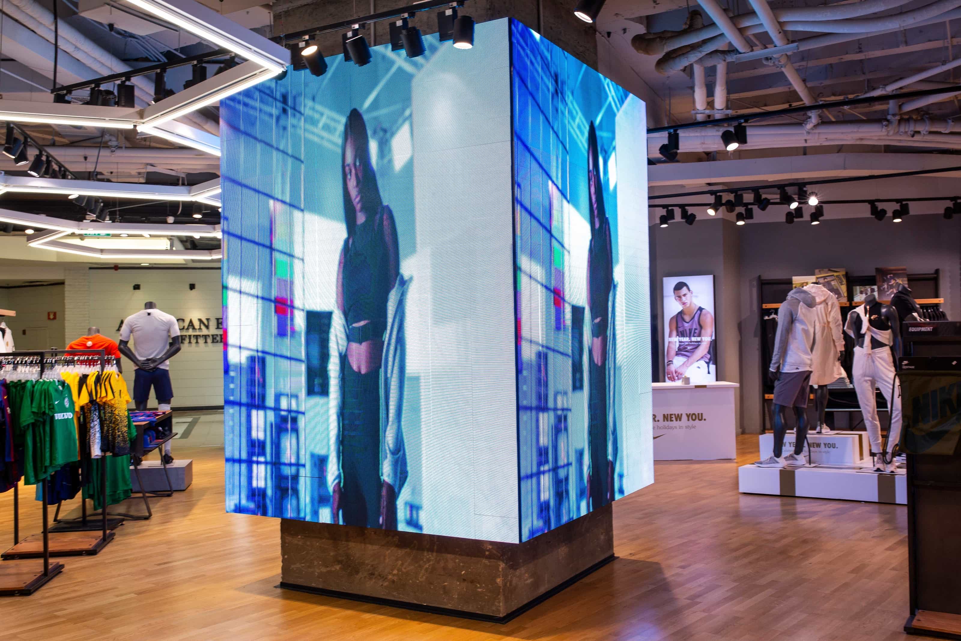 Screens Digital Signages | Projects - Nike