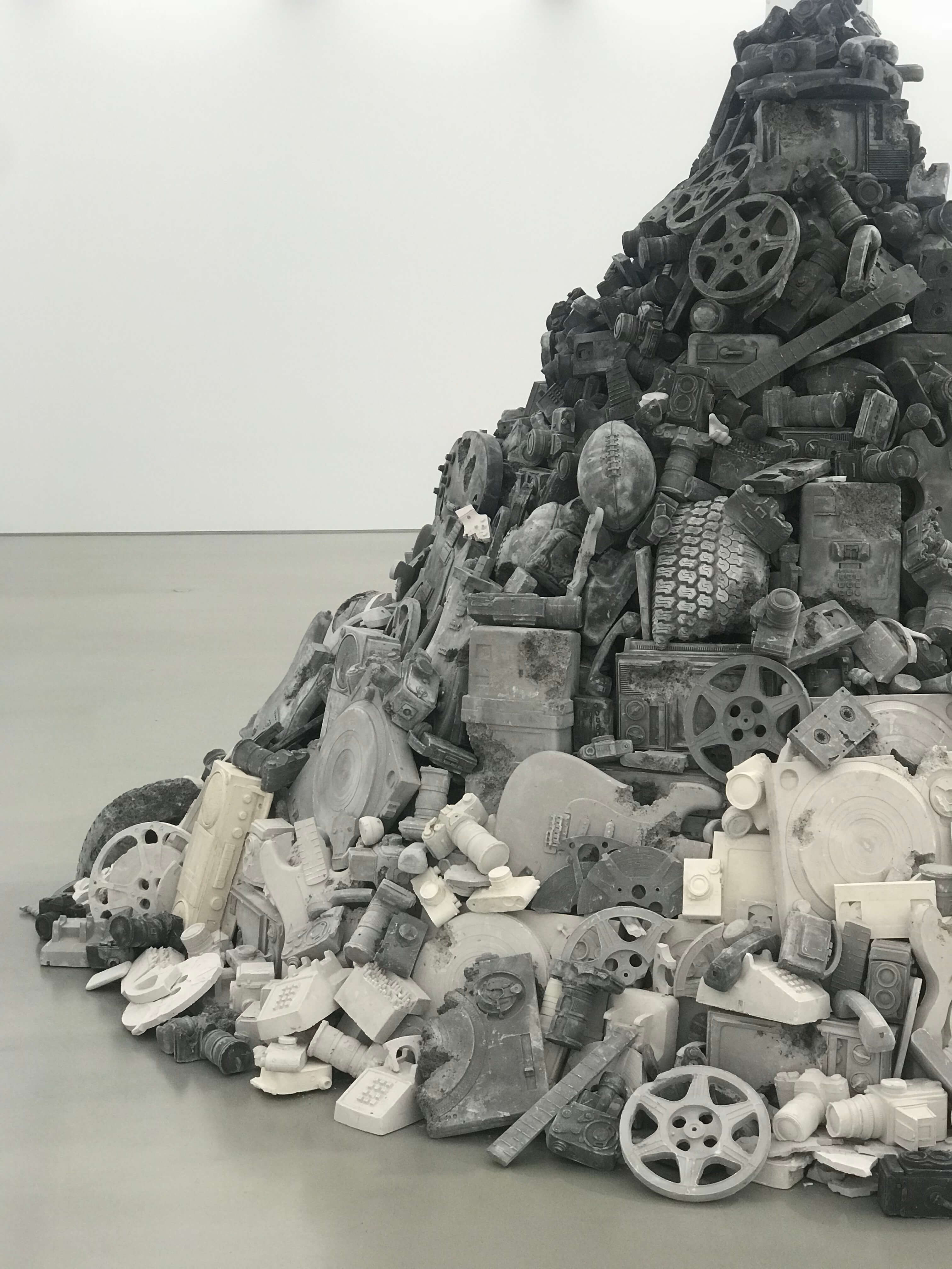 Daniel Arsham at Perrotin