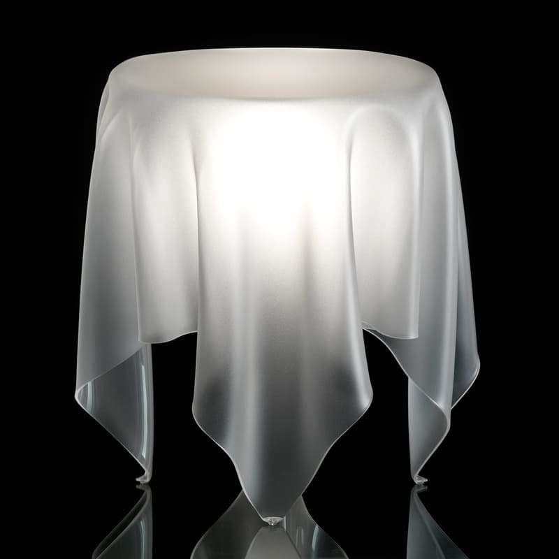 Essey products - Grand Illusion table