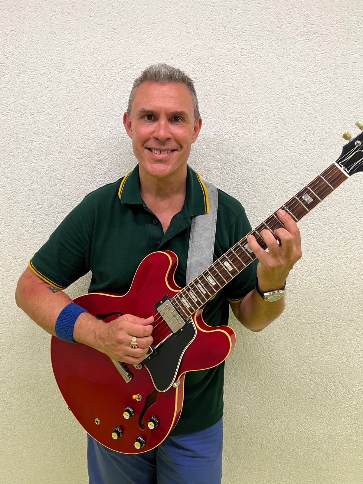 Christopher Lightfoot - Gitarre / Ukulele | Yamaha Music School Zürich