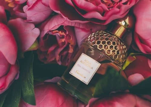 Private label perfume manufacturer - White Glove Perfumery