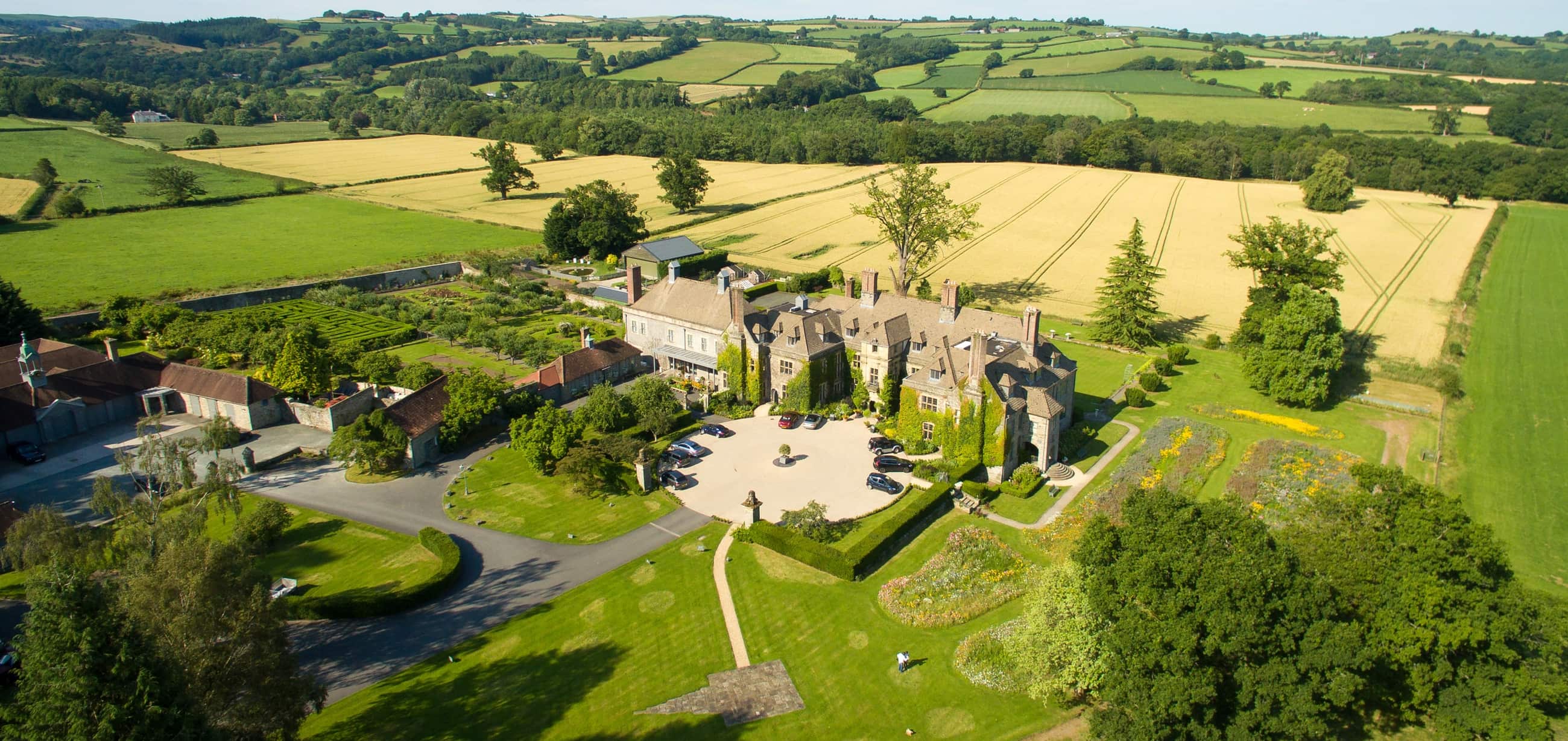 Llangoed Hall, Brecon wedding photographer Andrew Hazard