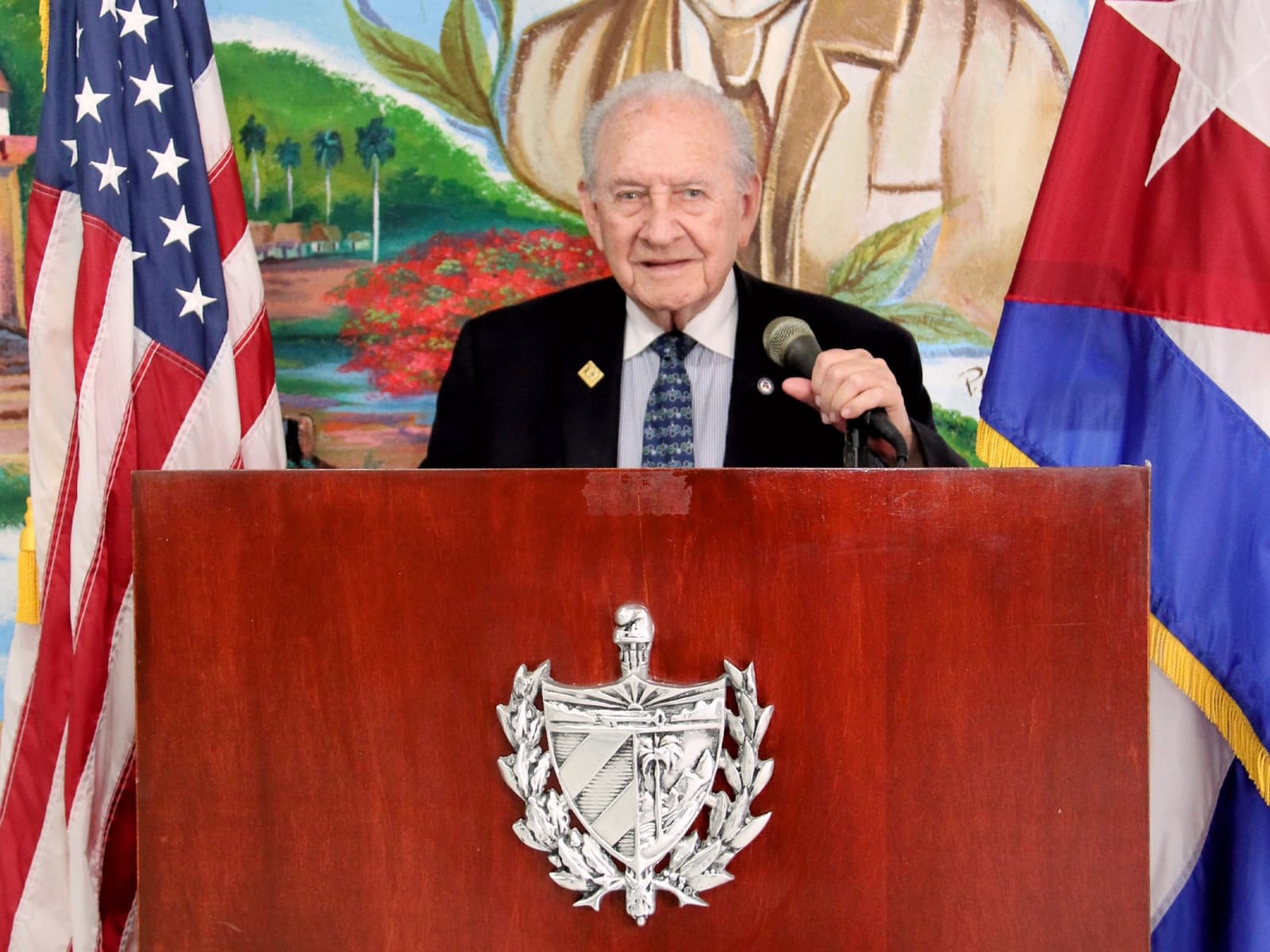 Mario Echevarría Por Benjamin De Yurre y Fals / Fotografía Jorge De La Cruz