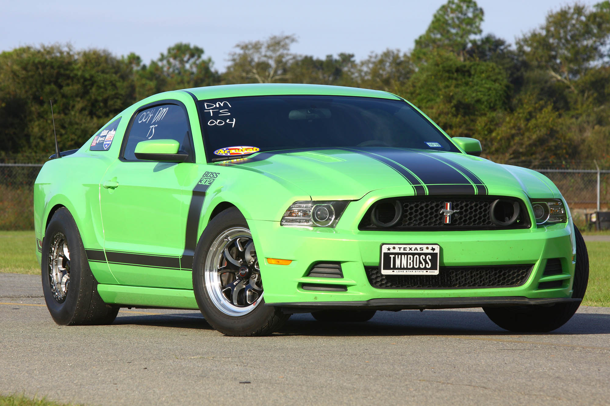 BOSS NINES Jeff Humphrey’s 2013 Boss 302 runs 9s with a stick