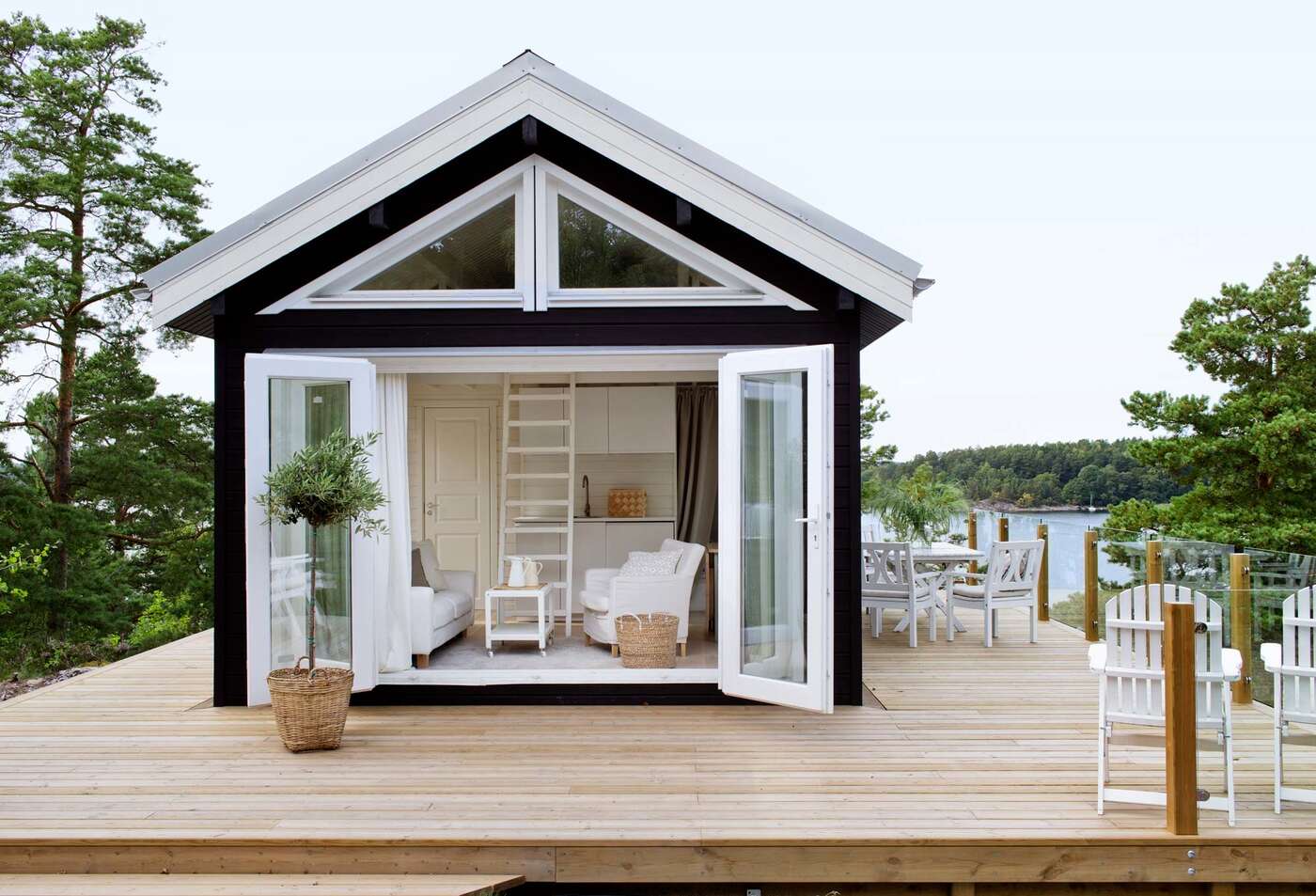 Renovera sommarstugan inför semestern - hantverkare hos Done