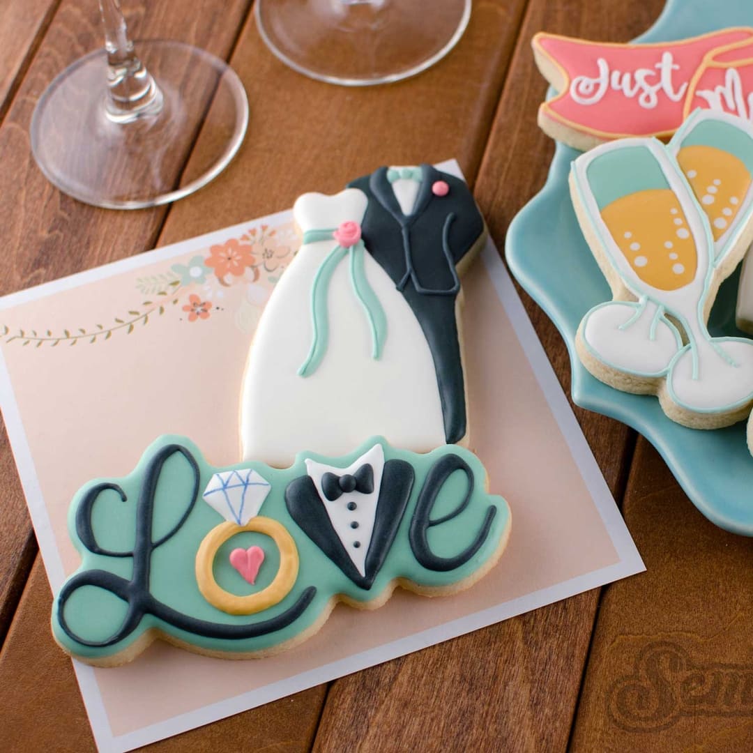How to Make Wedding Couple Cookies