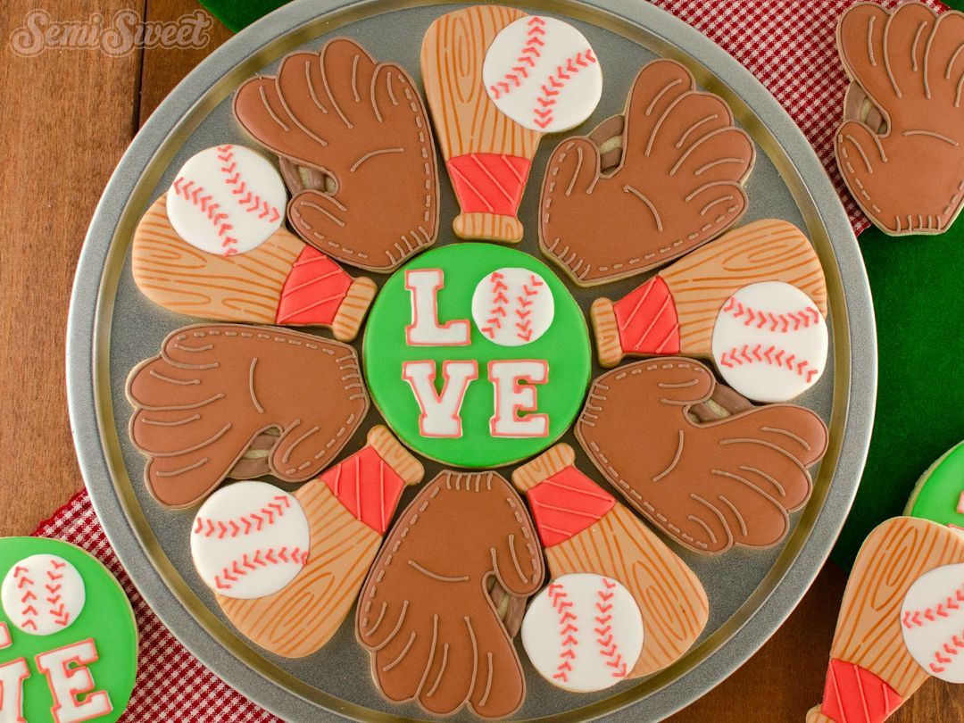 How to Make a Baseball Cookie Platter