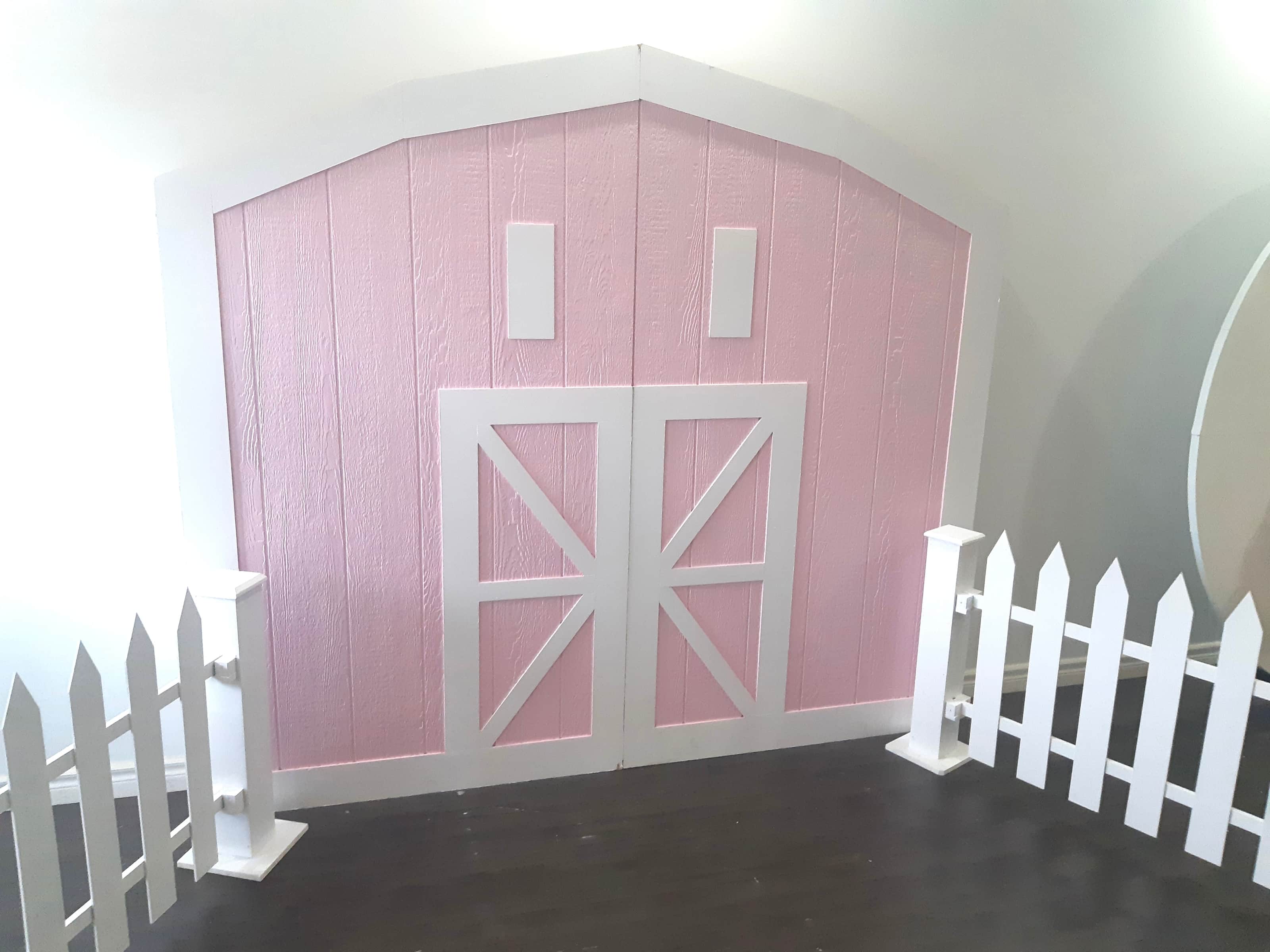 Pink Barn House - Barn Theme
