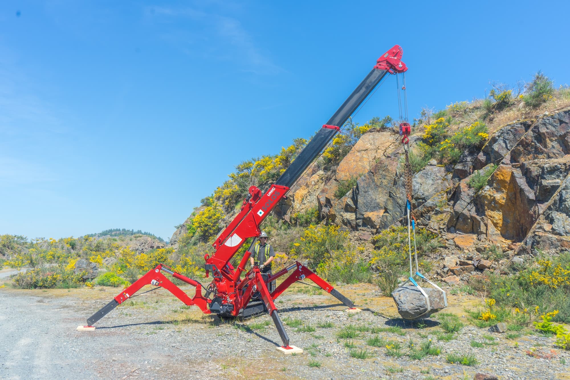 Mini Crane Rental & Lifting Consultant | SOLOS Lifting Solutions