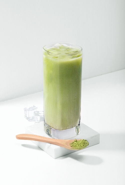 Omomo - Tea Makes Everything Better