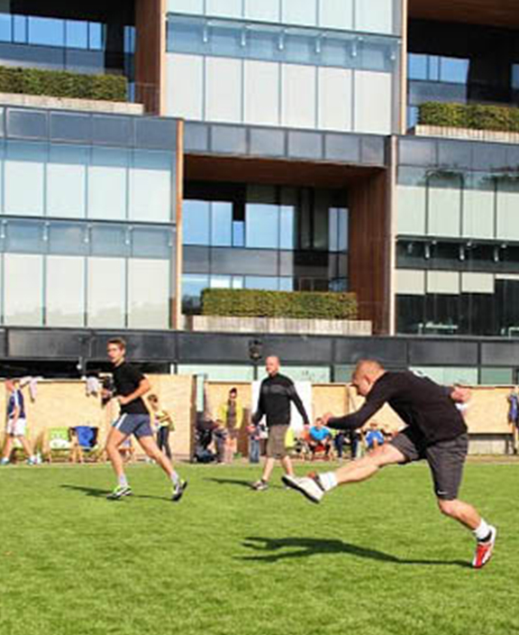 Pixel ma boisko piłkarskie | Garvest - miasta dla ludzi