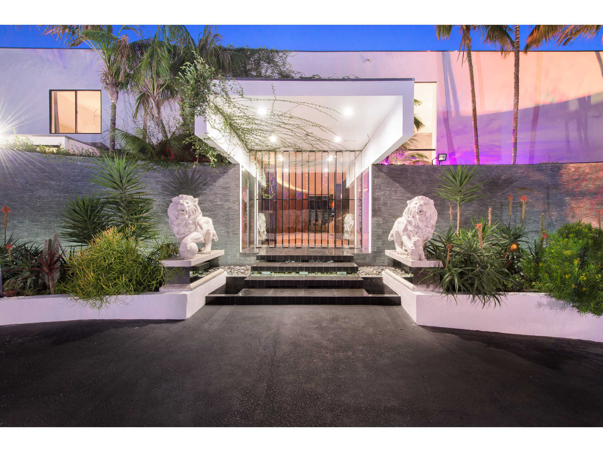 Summit Drive | Draz Investments Group