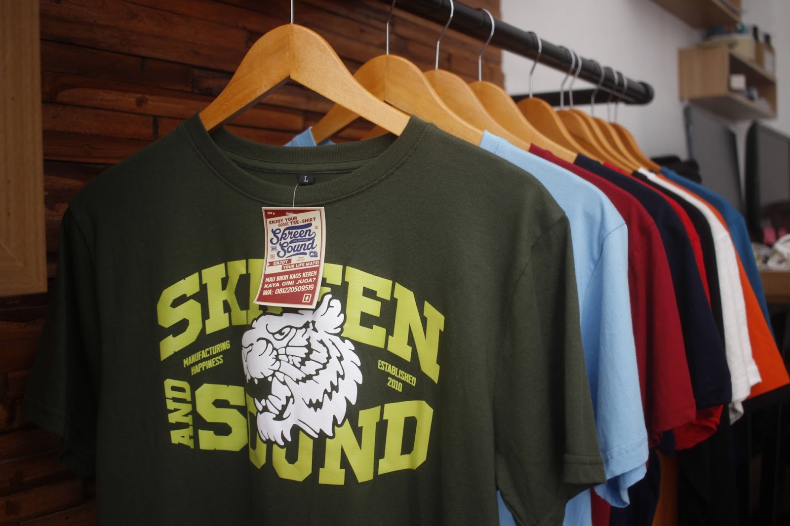 Mengenal Teknik Sablon Flocking, Keistimewaan, dan Cara Merawatnya