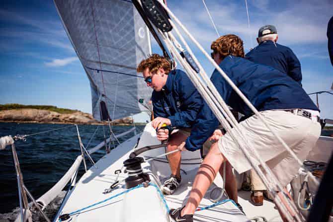 How To Sail Against The Wind (Video & Diagrams)