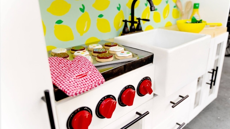How to Build a Play Kitchen