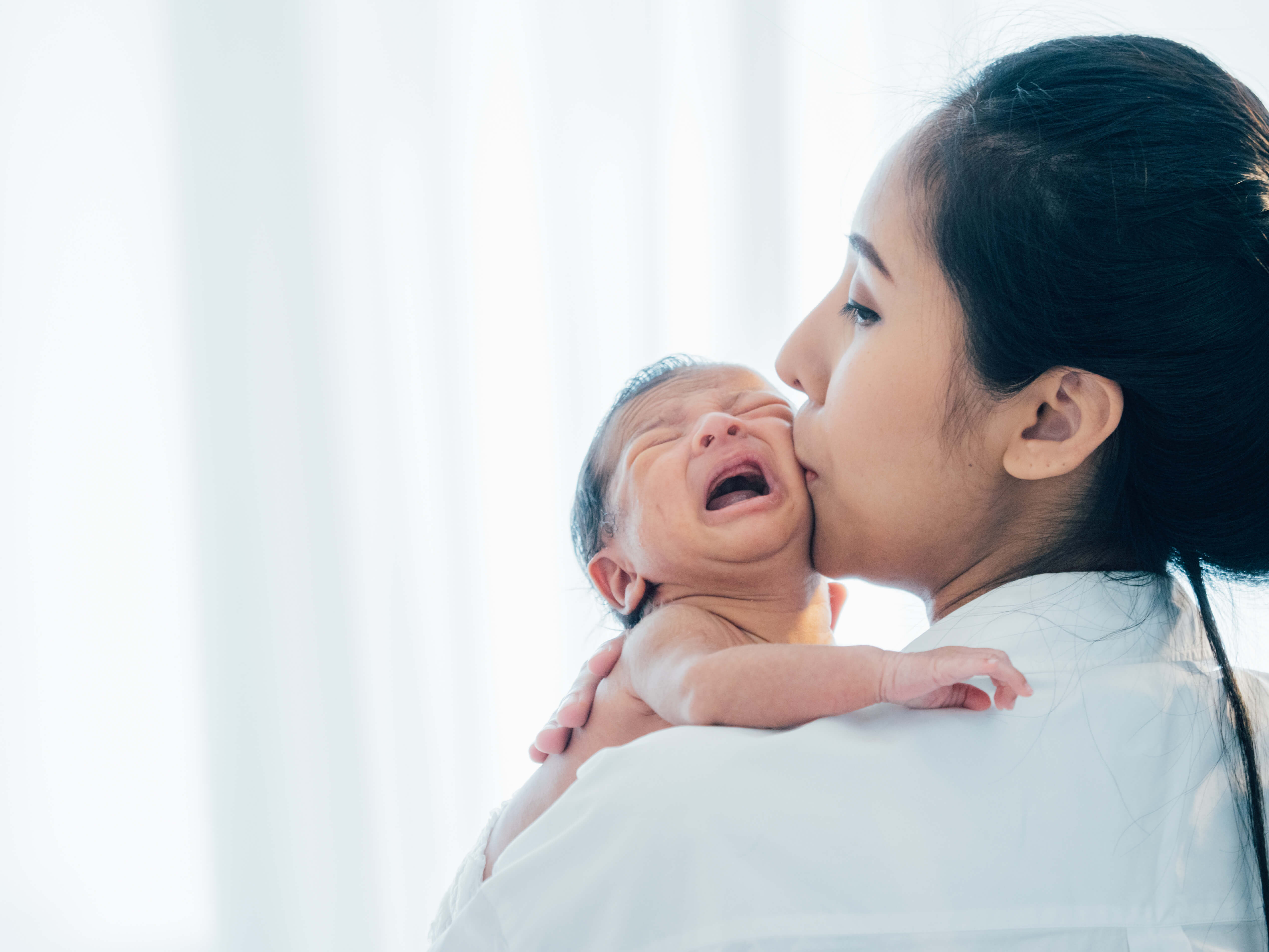 Overtired Newborn Baby: What You Need To Know [Complete Guide]