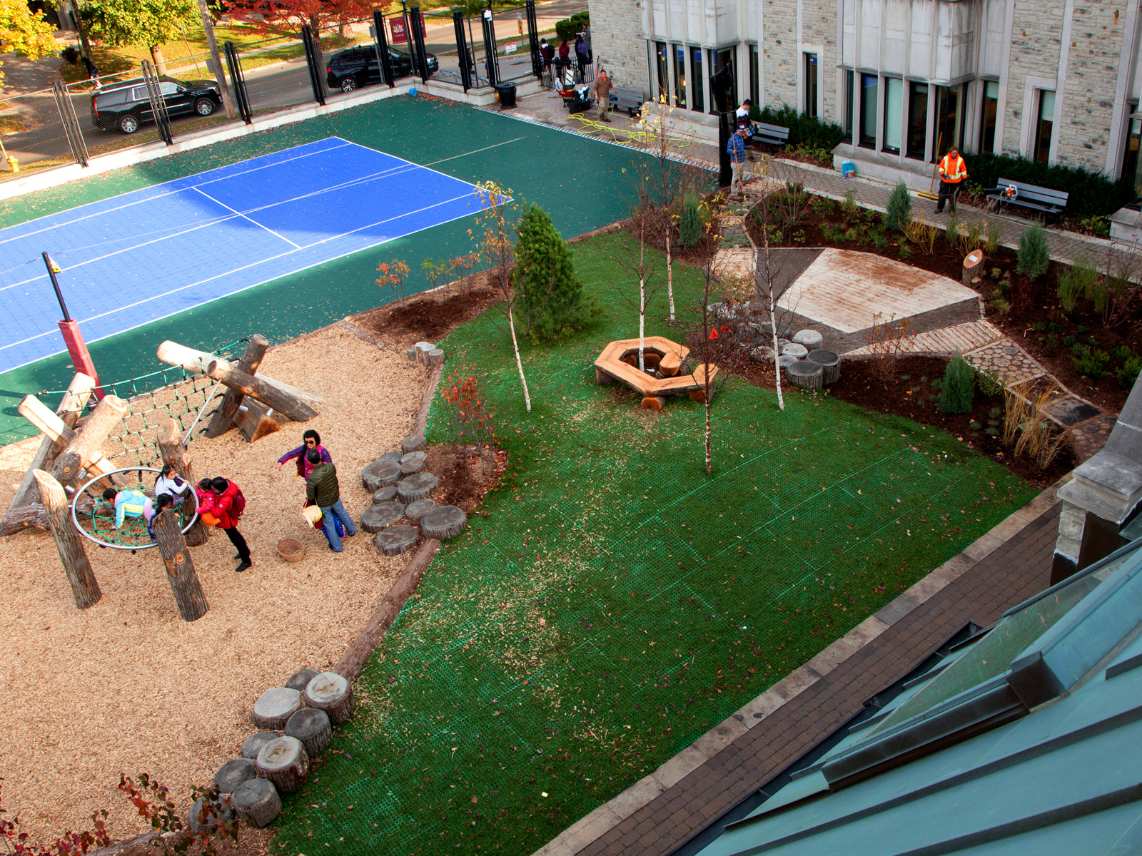 The Bishop Strachan School Rooftop | Bienenstock Natural Playgrounds