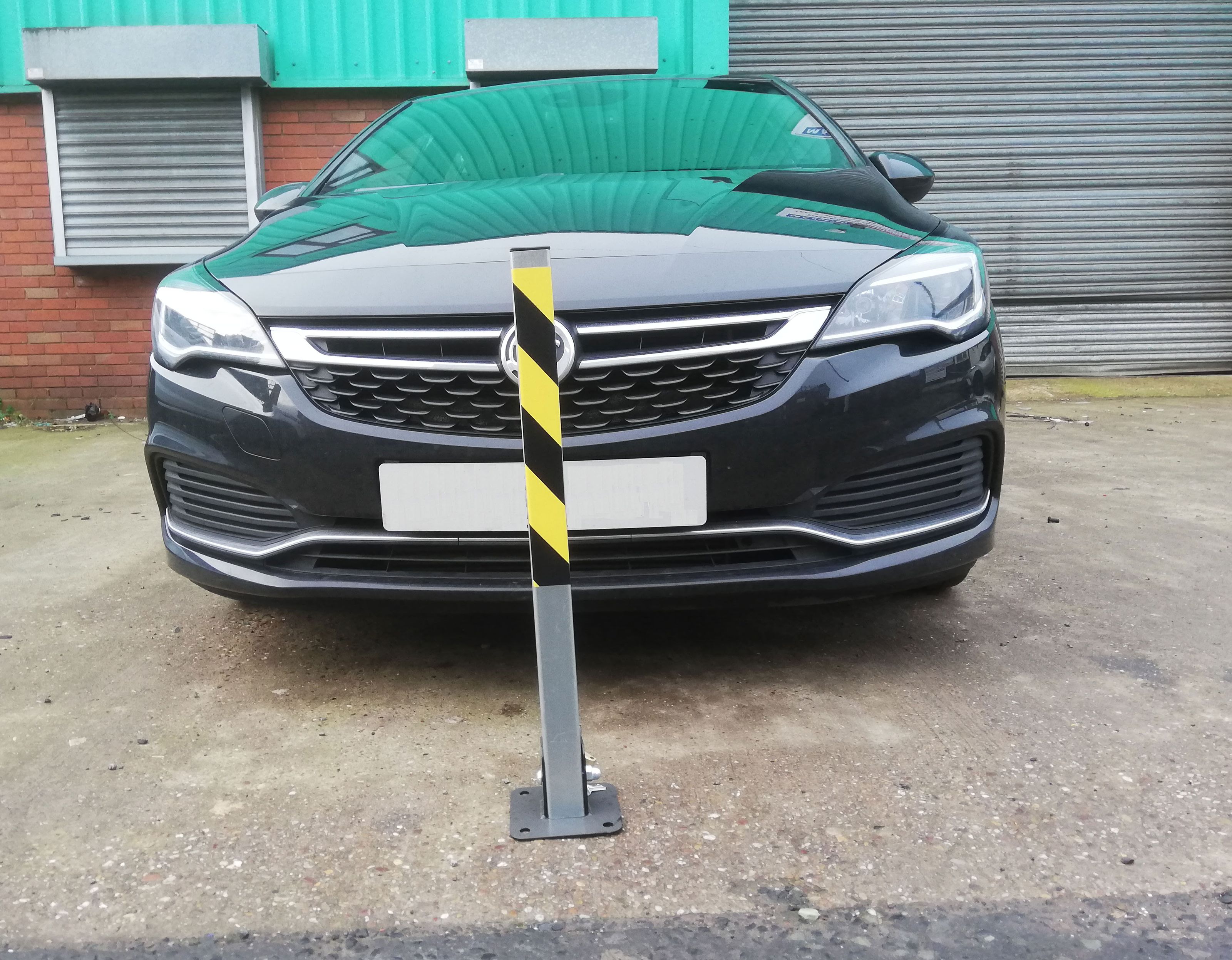 Self Righting Barrier Post | Aremco Barriers & Bollards