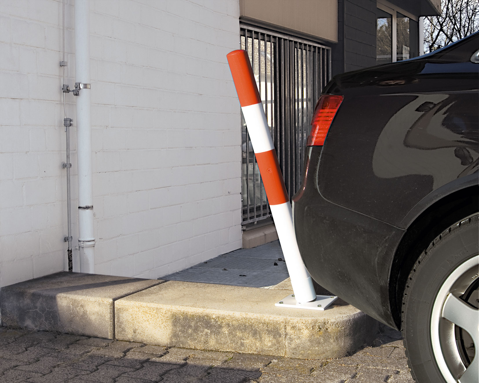 Self Righting Barrier Post | Aremco Barriers & Bollards
