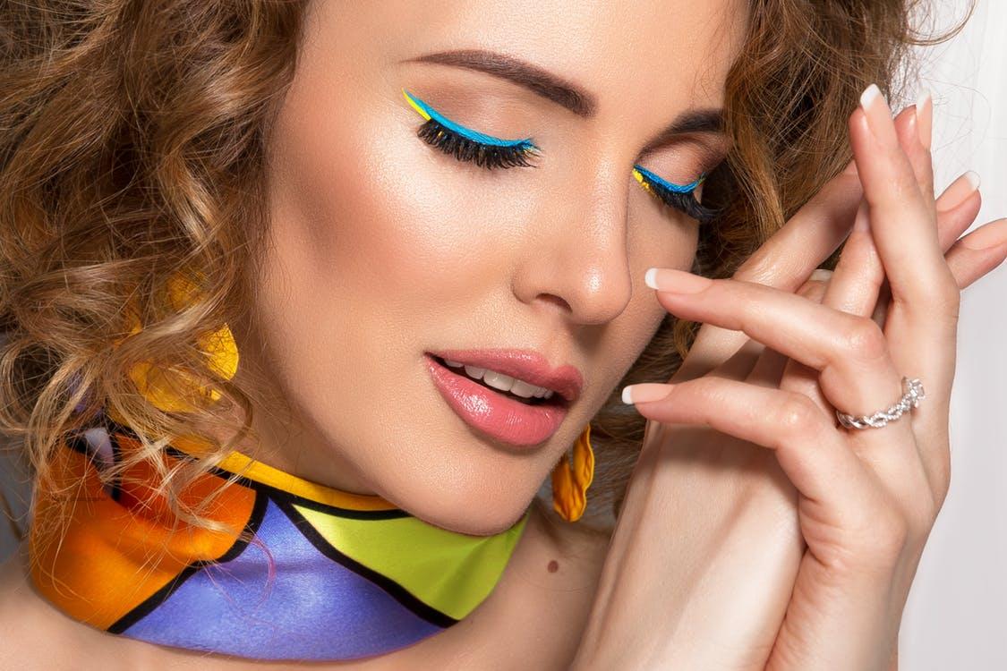 5 Fakta Eyelash Extension Yang Wajib Diketahui Wanita | Diaries - Ruhee.id