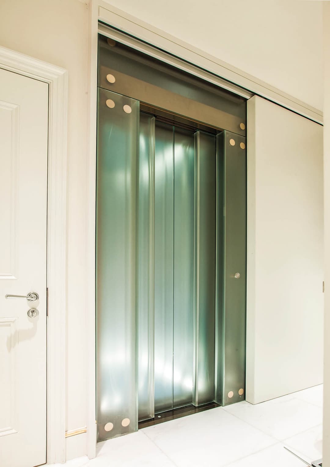 Hill Street Luxury Glass and Terrace Lift - Premier Lift Group