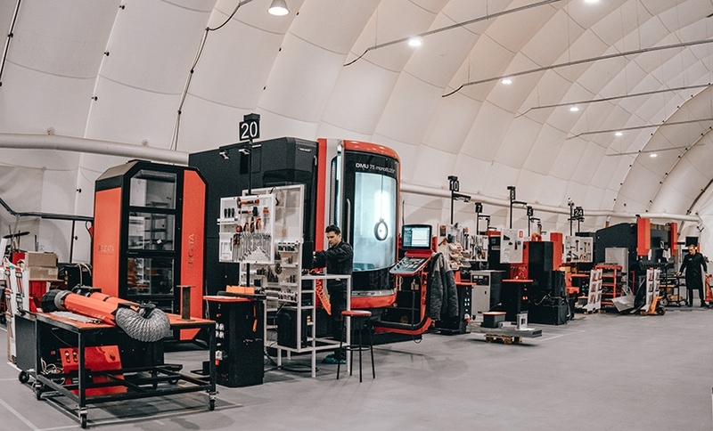 Smart inflatable building