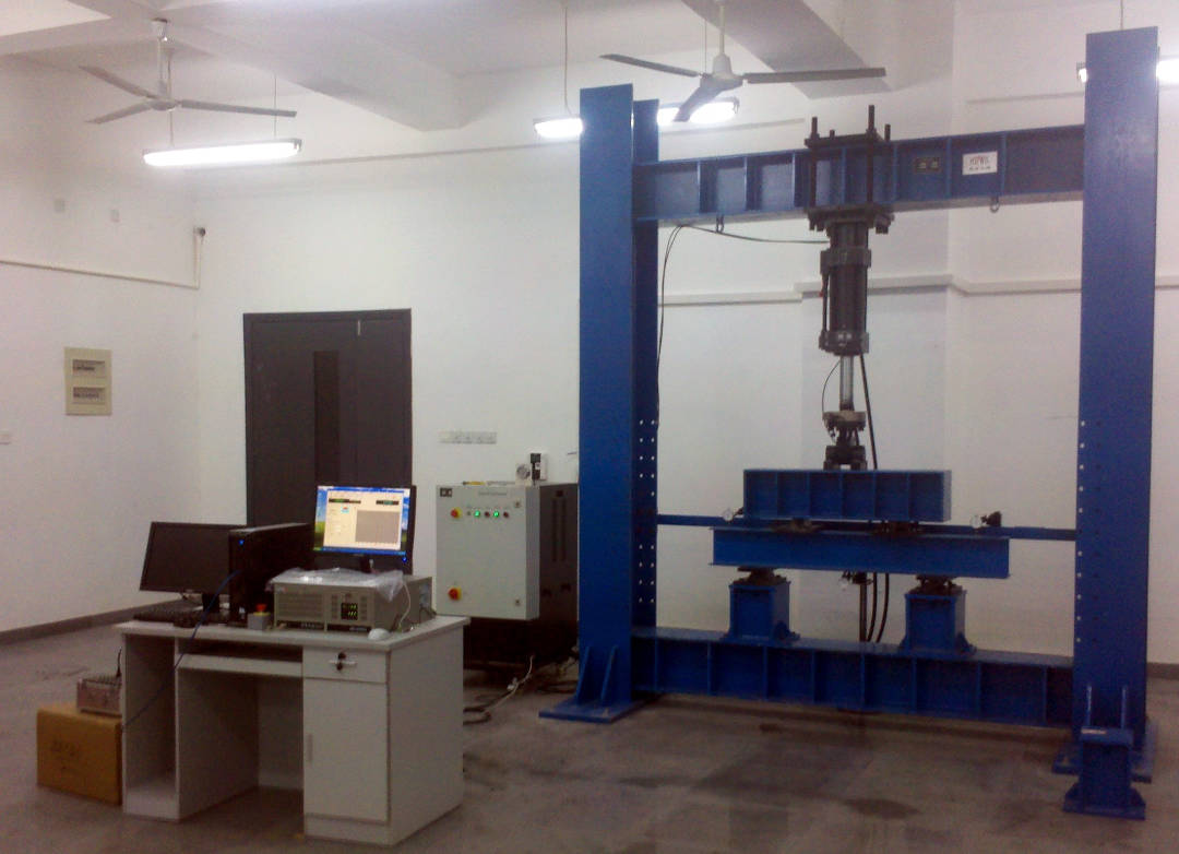 Self Reaction Load Frame