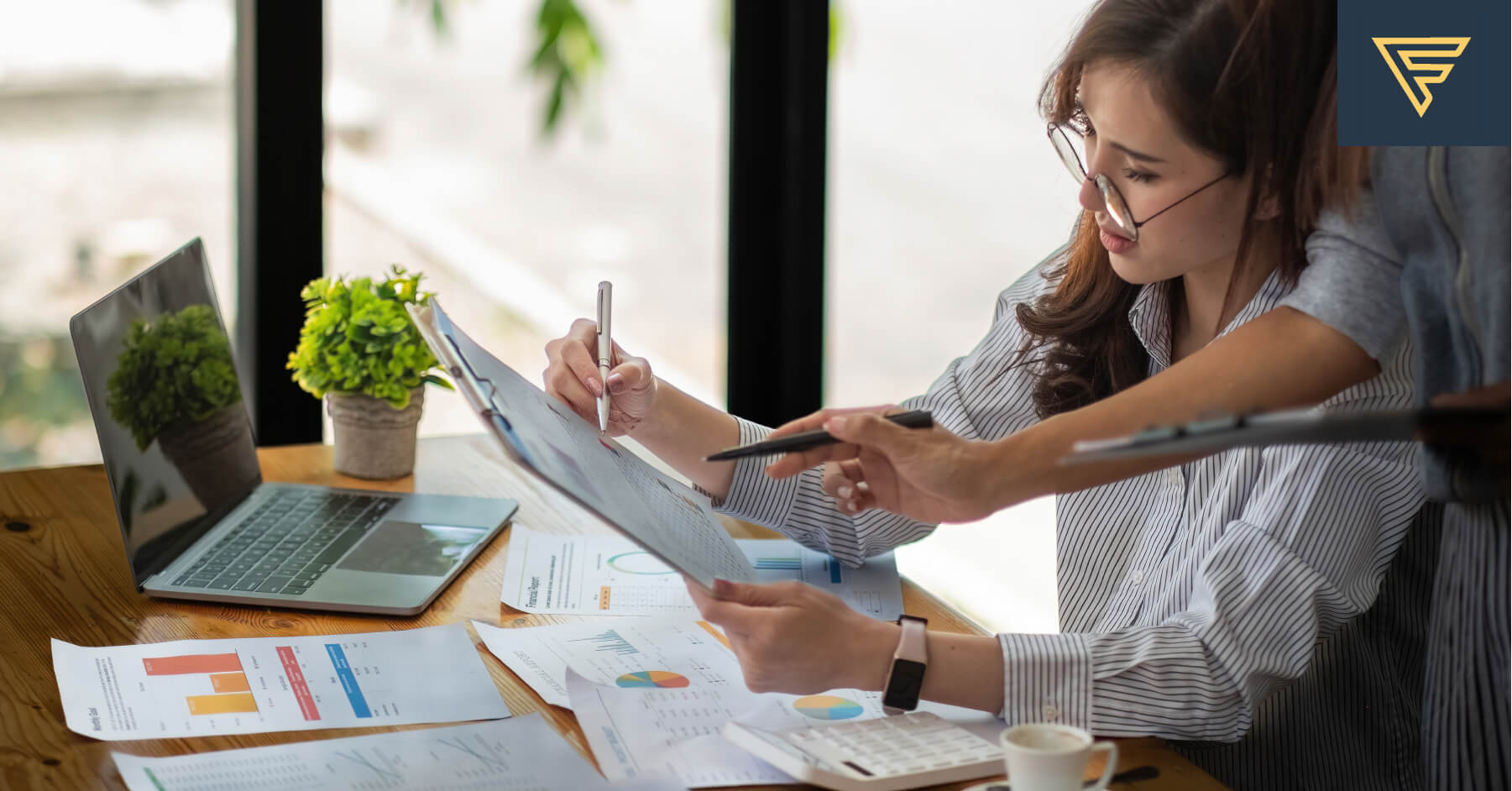 Variance Analysis Guide: 3 Examples in Budgets and Forecasts